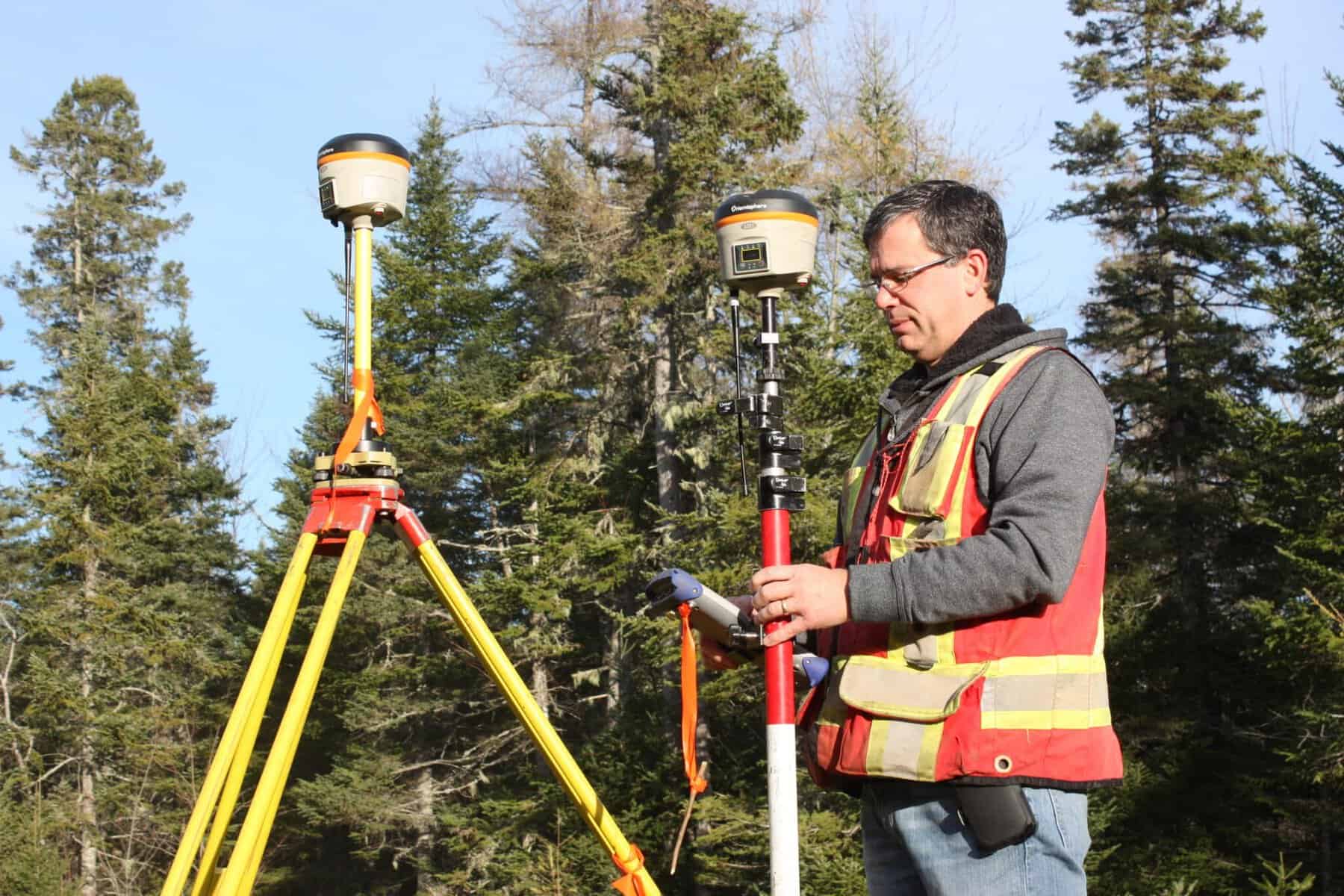 Used RTK GPS Surveying Equipment For Sale | Bench Mark Equipment & Supplies